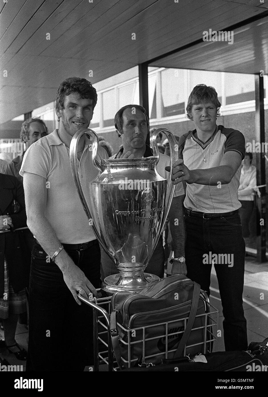 Peter Withe (left), manager Tony Barton and goal keeper Nigel Spinks ...