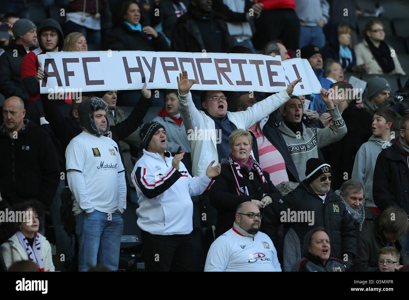 Mk dons fans hi-res stock photography and images - Alamy