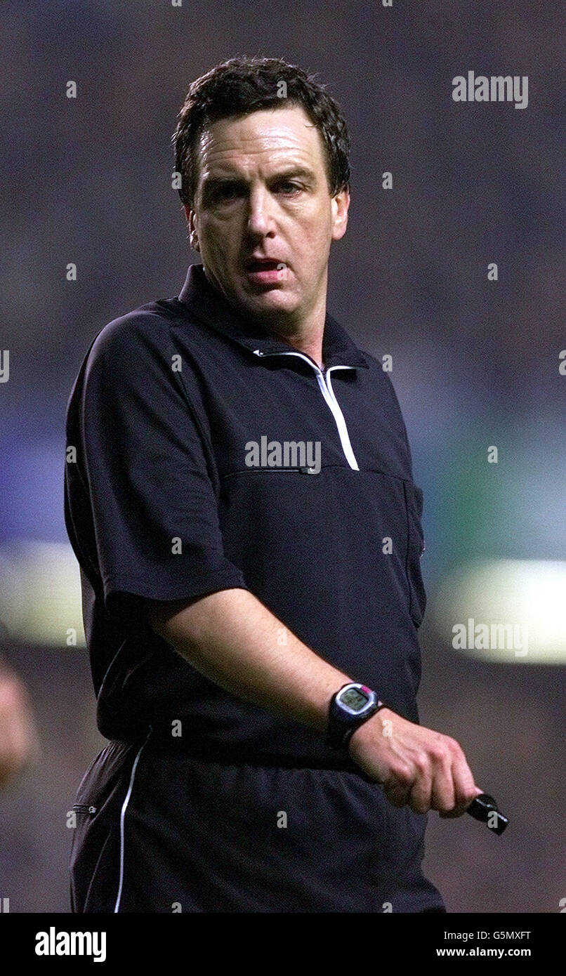 FOOTBALL REFEREE ALAN WILEY Stock Photo - Alamy