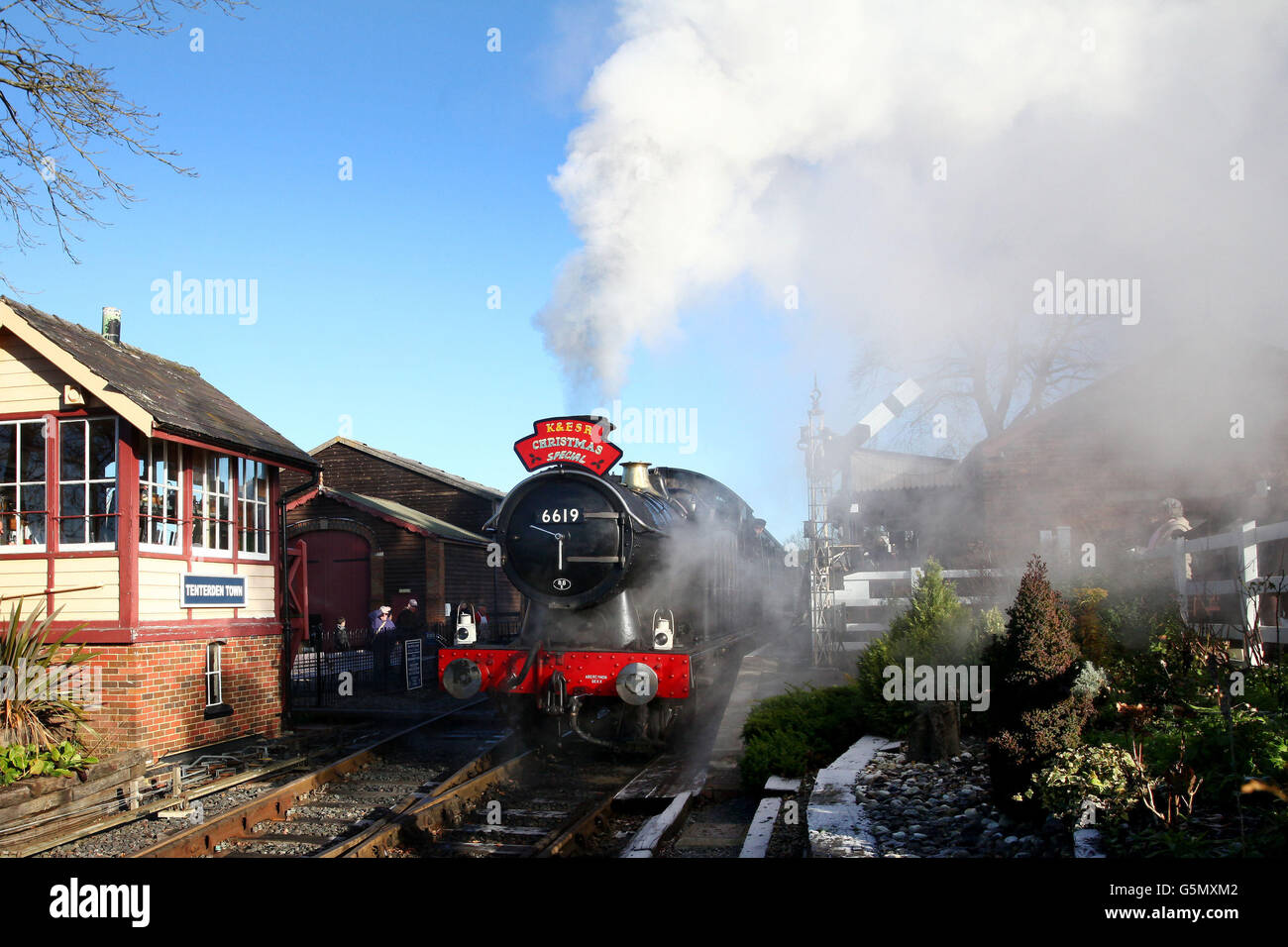STANDALONE Photo. A GWR 0-602t 6619 train pulls out of Tenterden ...