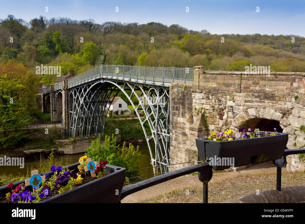 Abraham Darby's historic 1779 bridge over the River Severn in ...