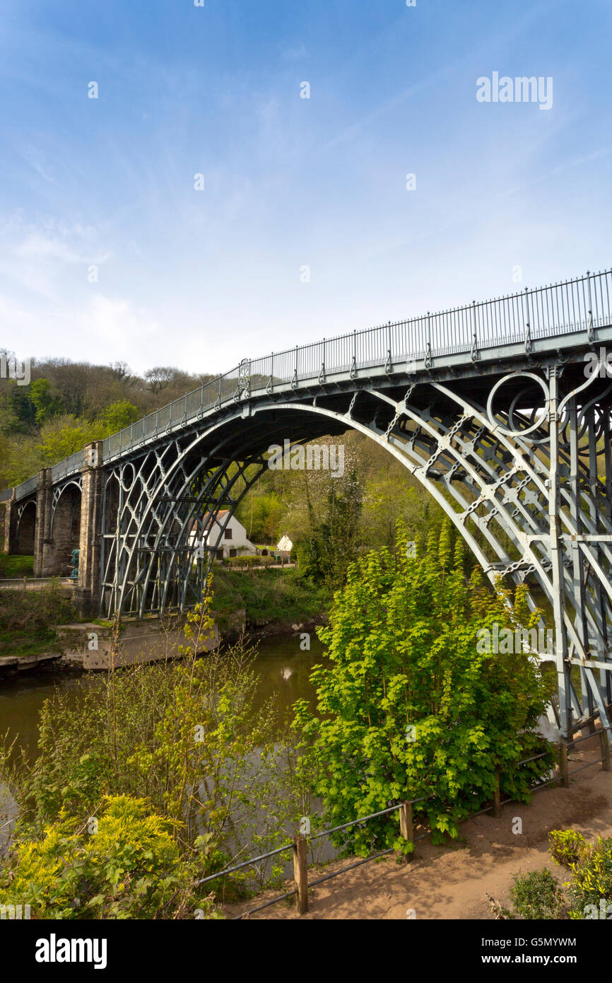 Abraham Darby's historic 1779 bridge over the River Severn in ...