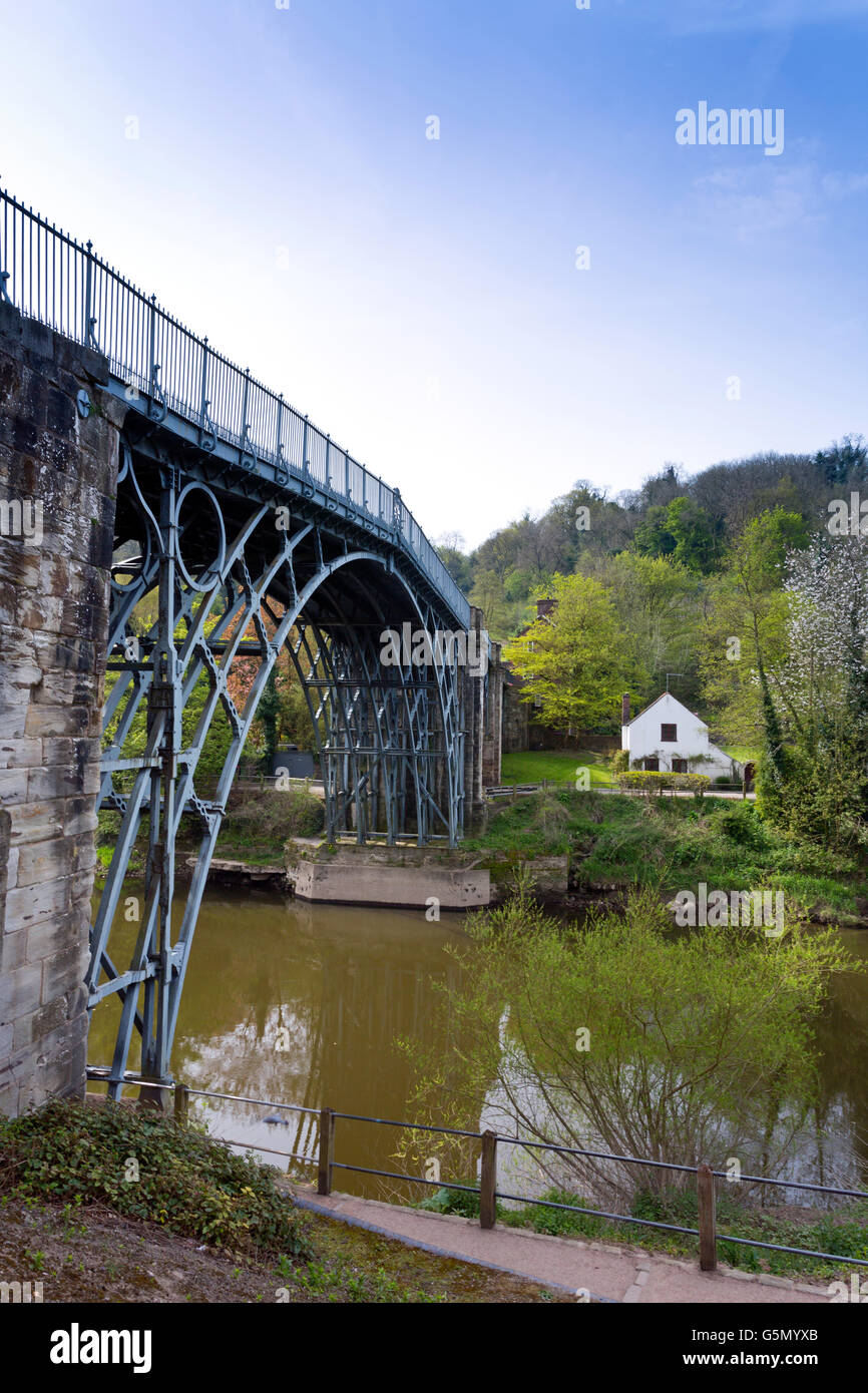 Abraham Darby's historic 1779 bridge over the River Severn in ...