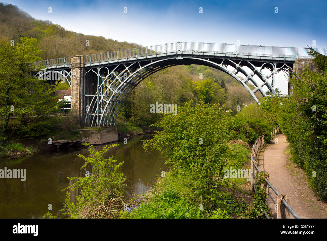 Abraham Darby's historic 1779 bridge over the River Severn in ...