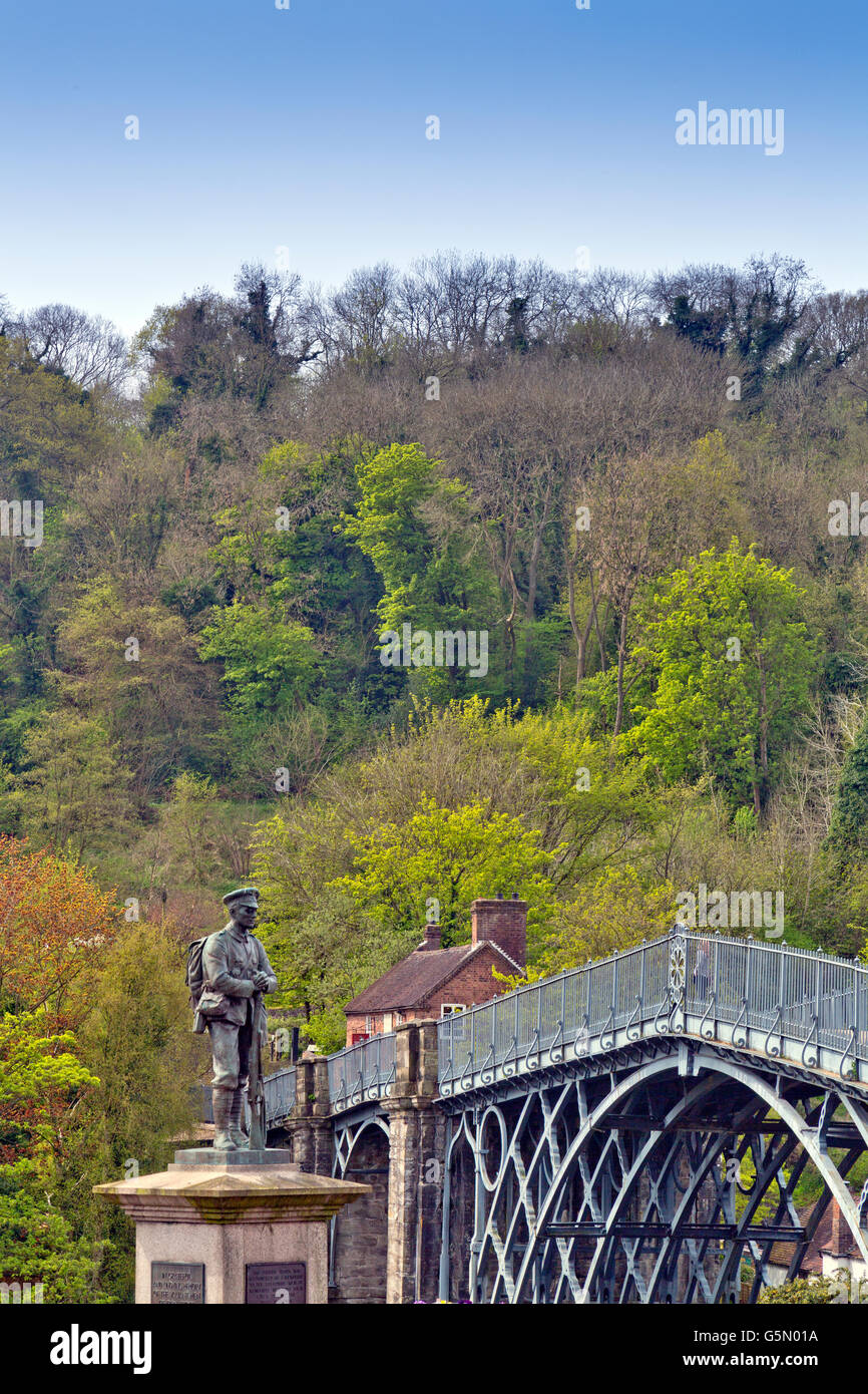 The war memorial and Abraham Darby's historic 1779 bridge over the ...