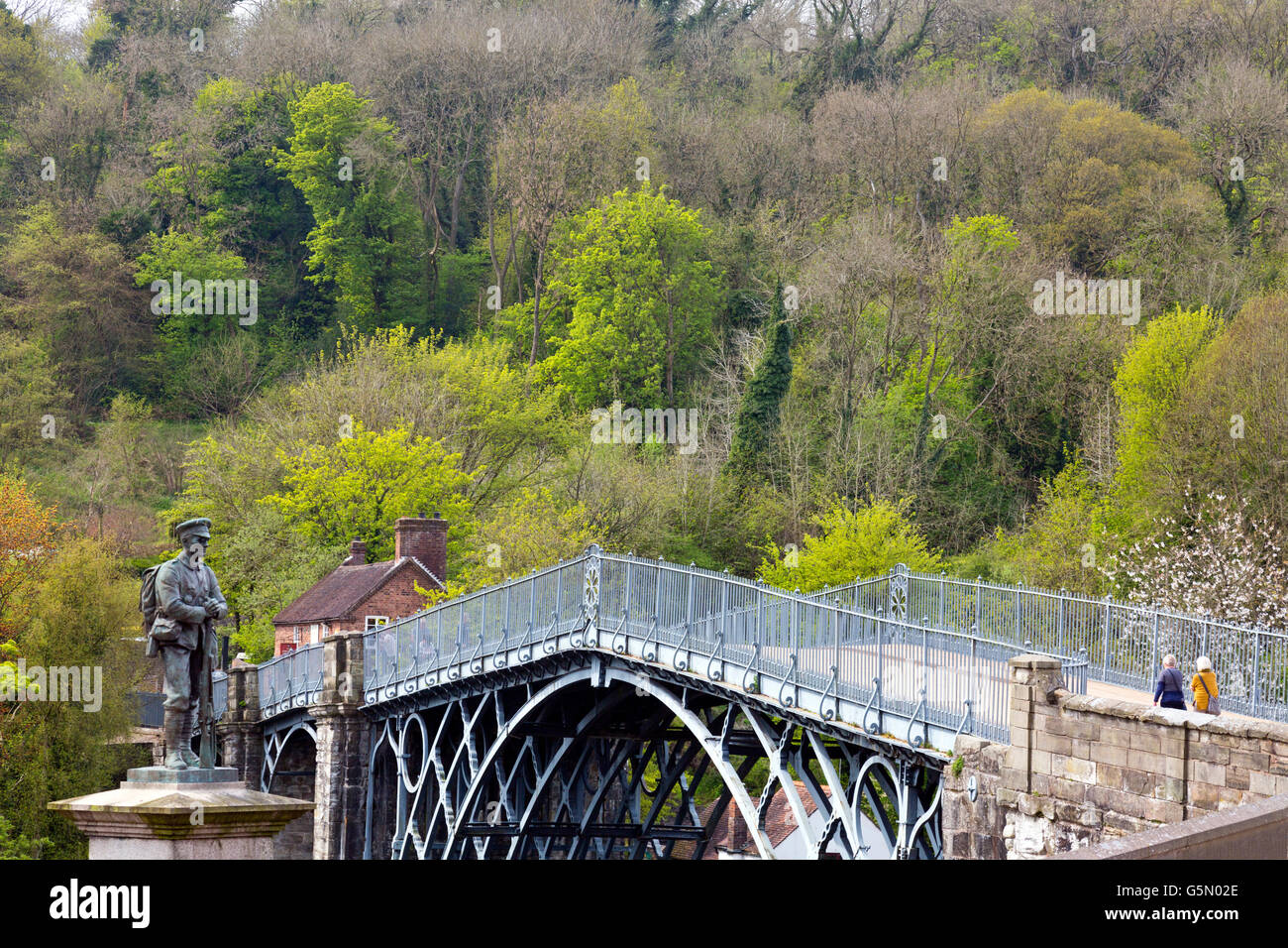 The war memorial and Abraham Darby's historic 1779 bridge over the ...