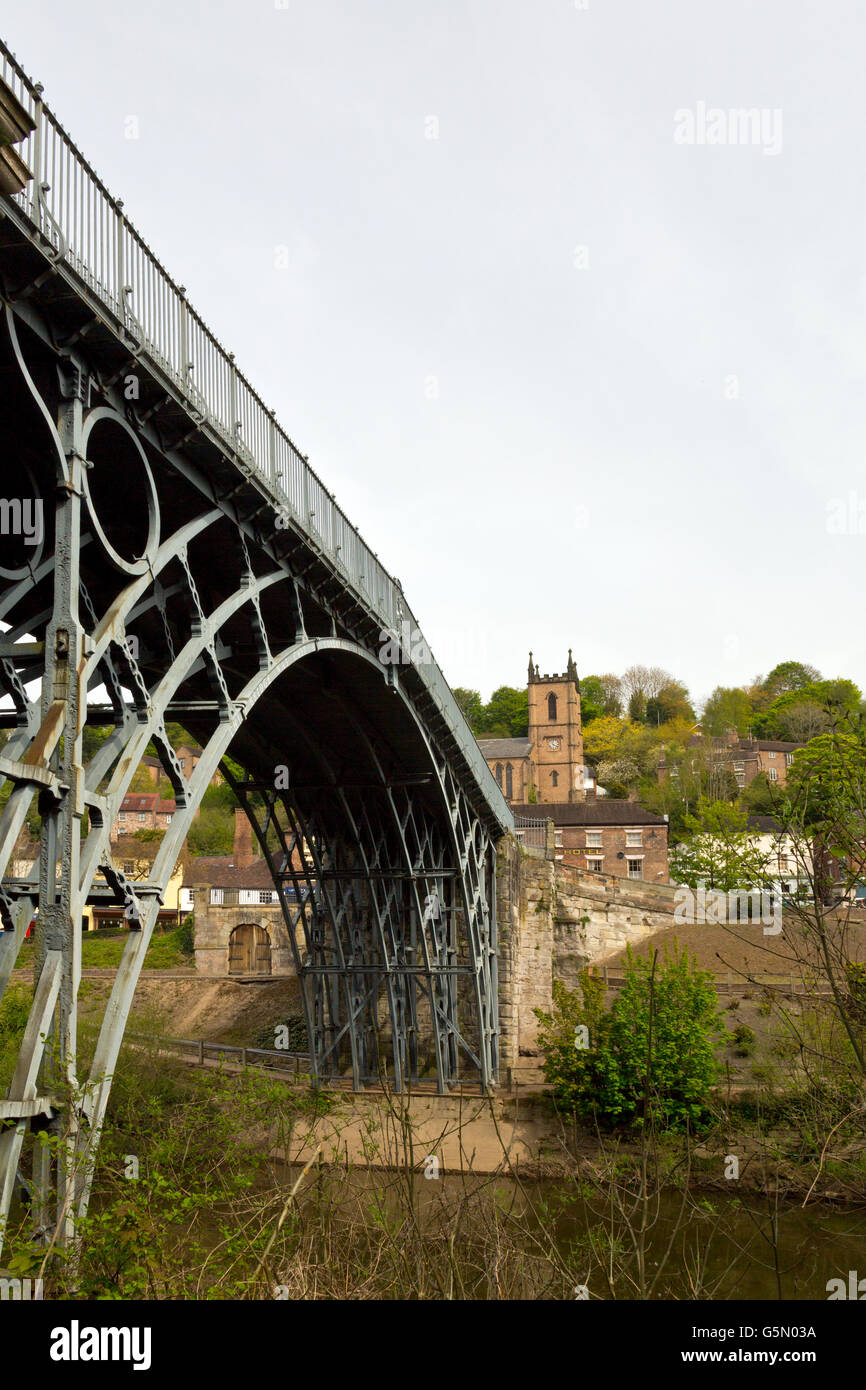 Abraham Darby's historic 1779 bridge over the River Severn in ...