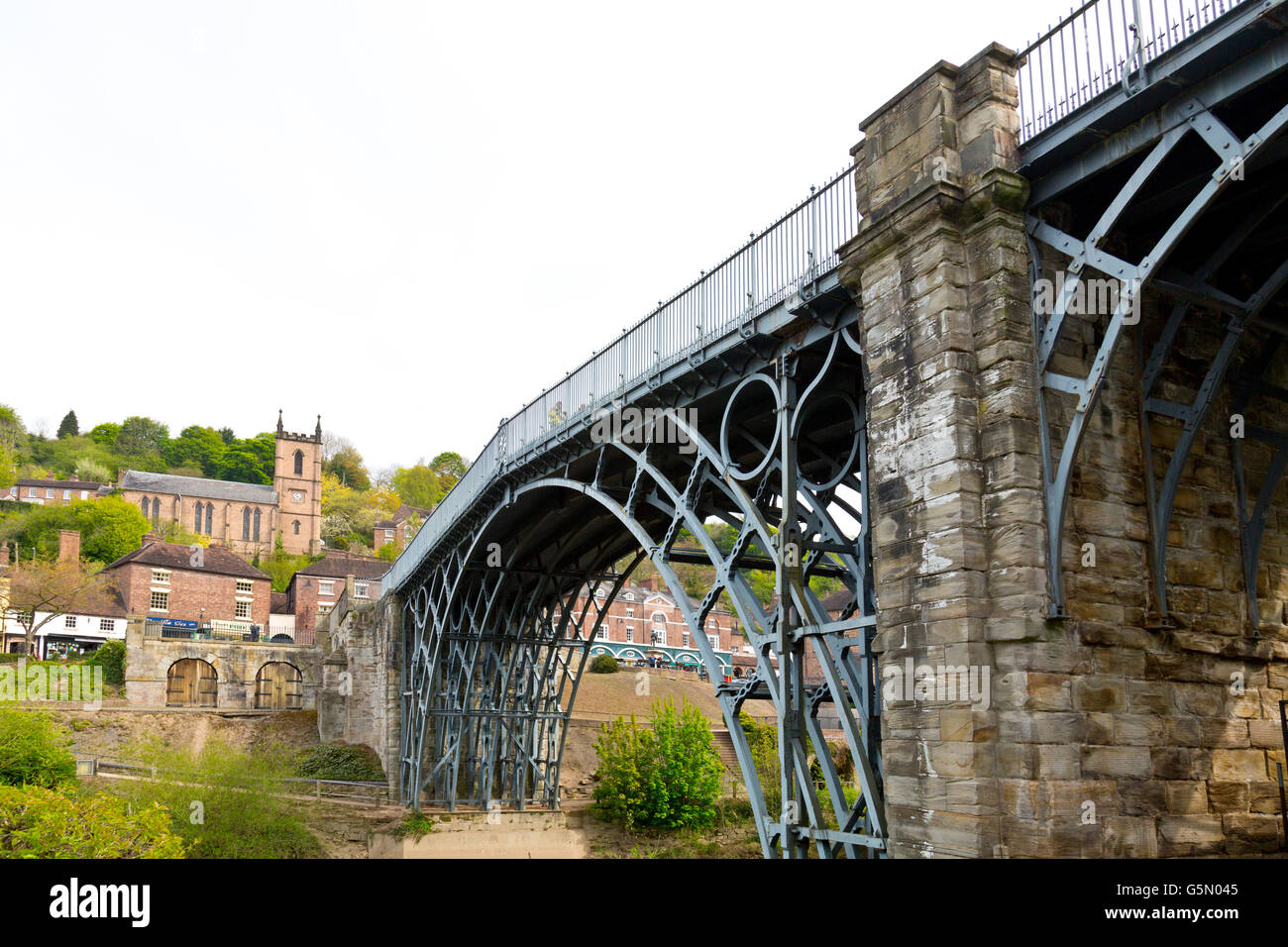 Abraham Darby's historic 1779 bridge over the River Severn in ...