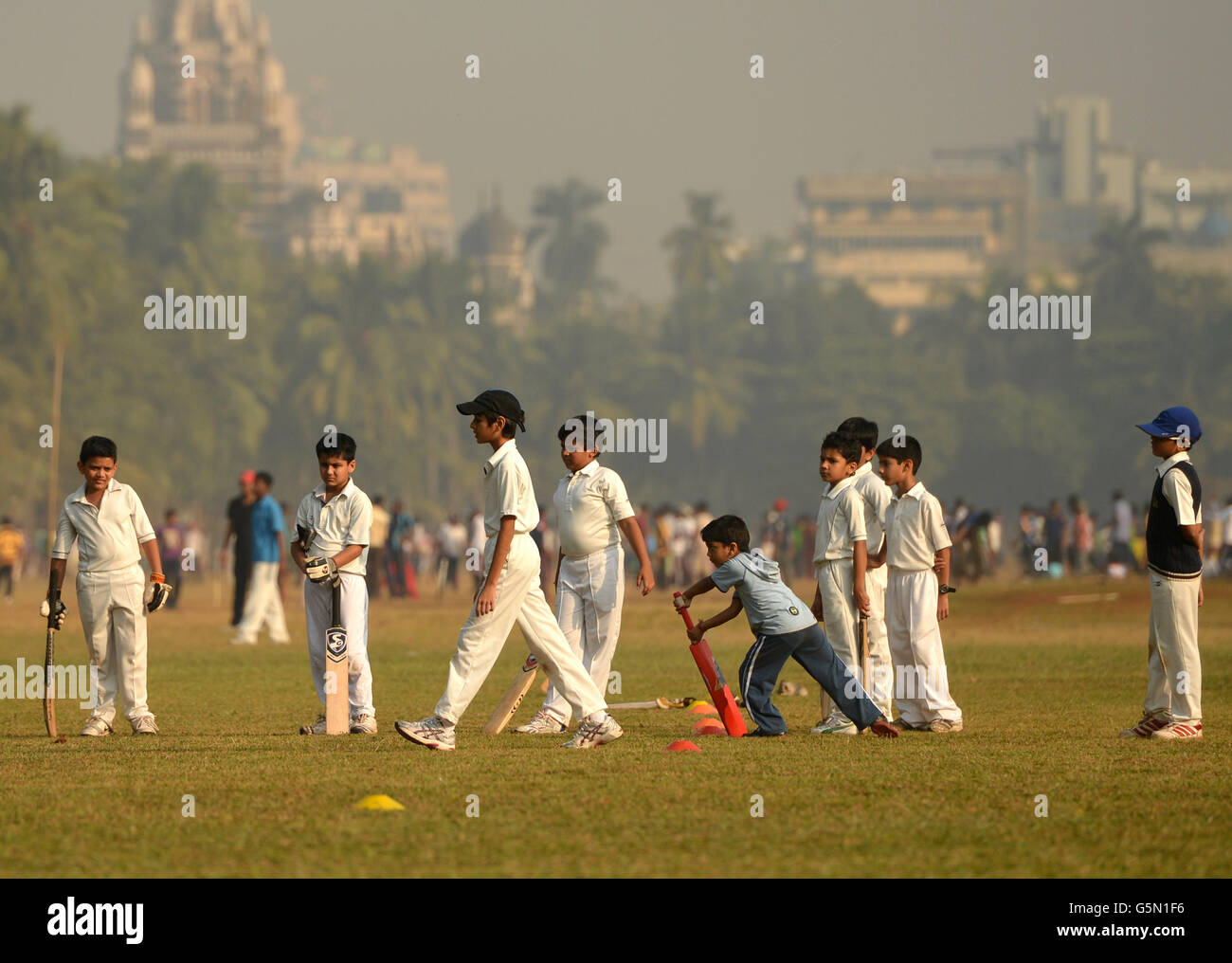 Cricket training session mumbai hi-res stock photography and images - Alamy