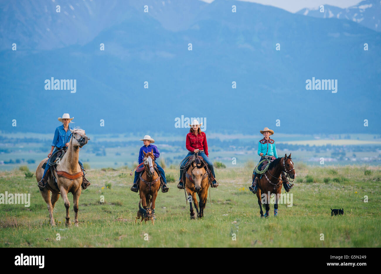 Real cowgirls hi-res stock photography and images - Alamy