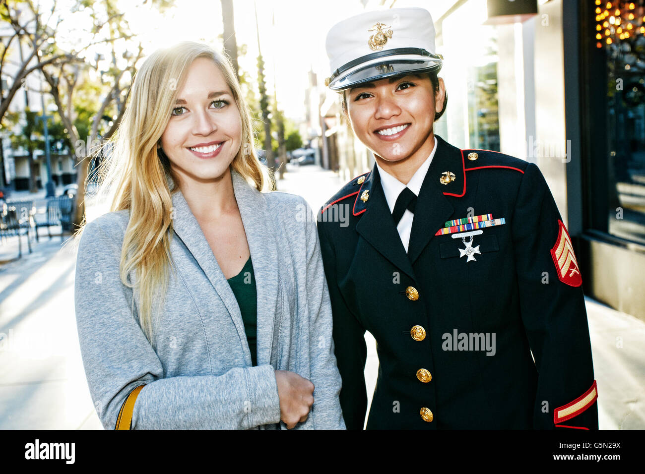 American soldier companionship hi-res stock photography and images - Alamy