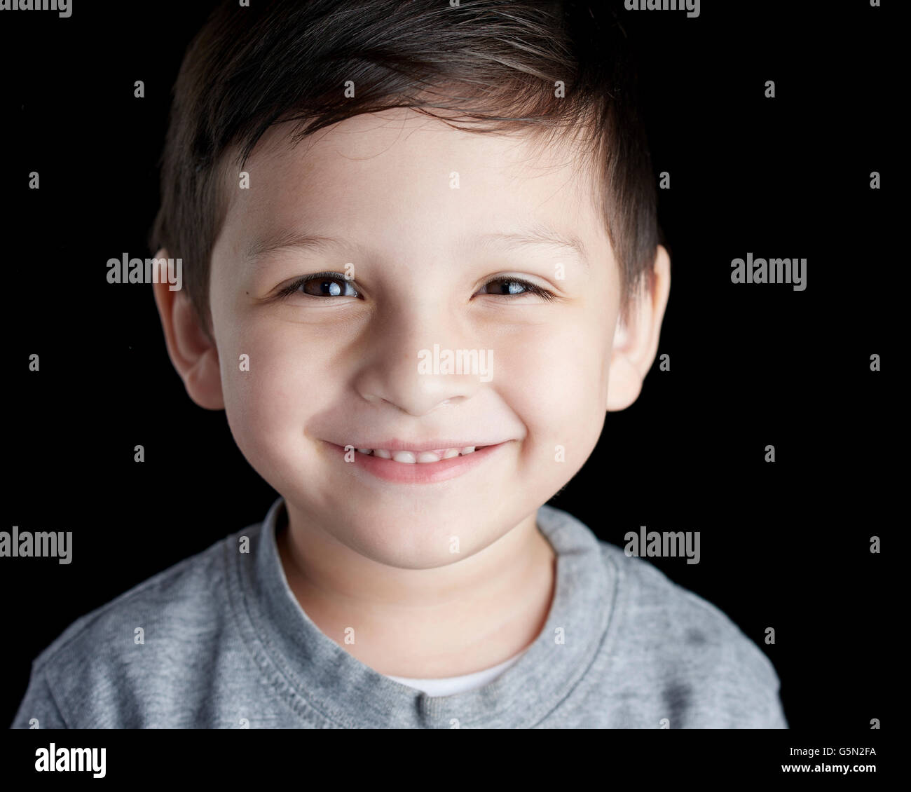 Close up of Hispanic boy smiling Stock Photo - Alamy