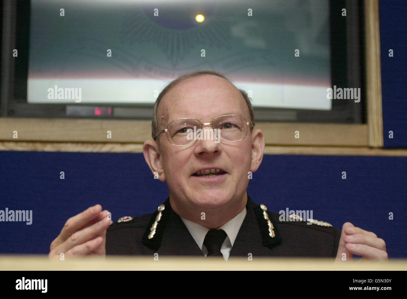 The chief constable thames valley police hi-res stock photography and ...