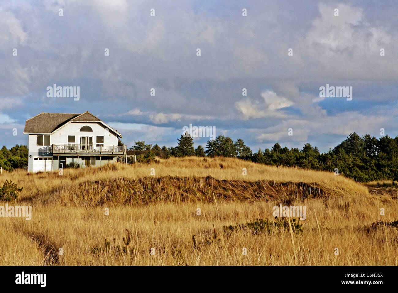 Rustic house hi-res stock photography and images - Alamy