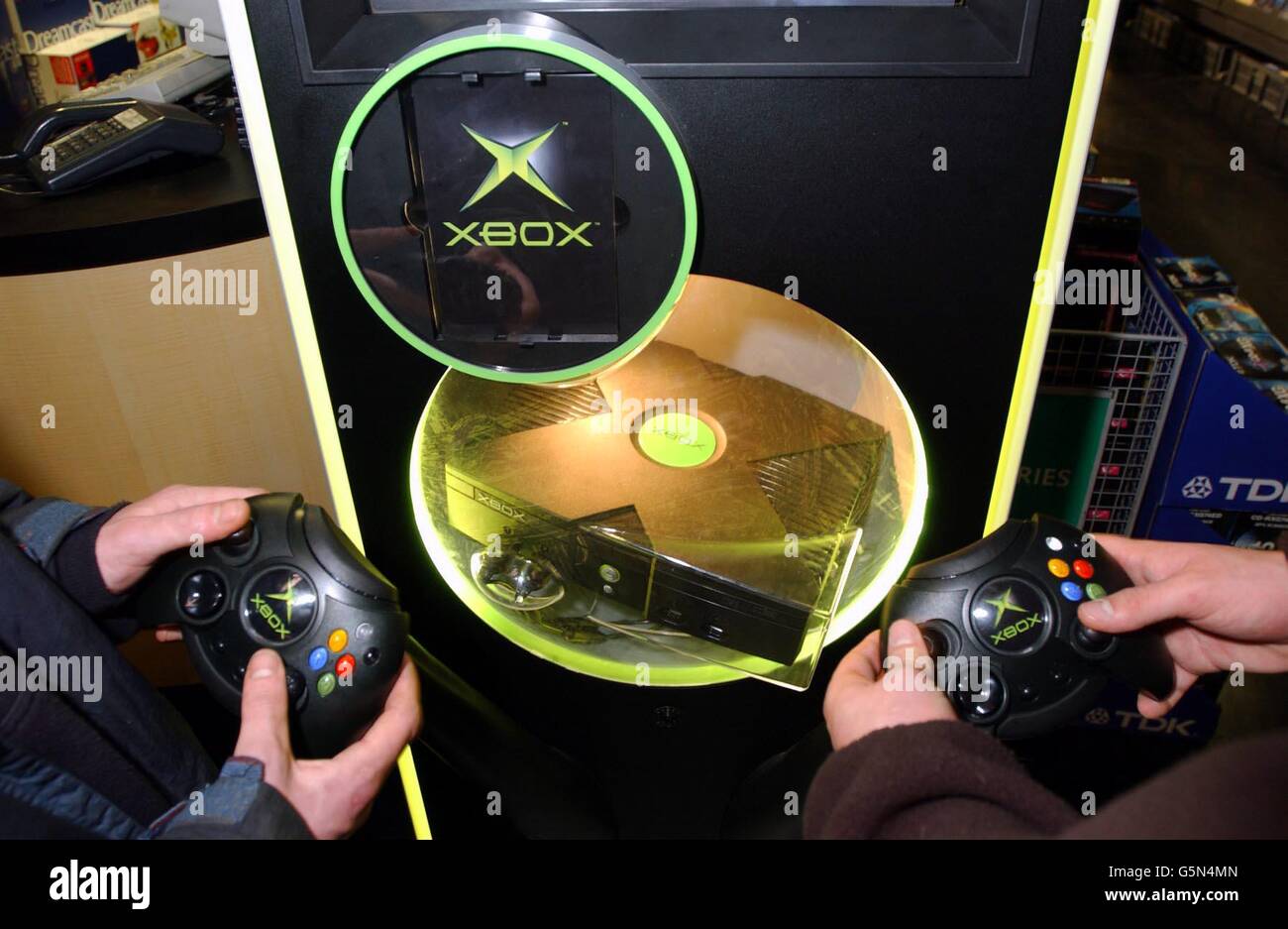 Xbox console hi-res stock photography and images - Alamy