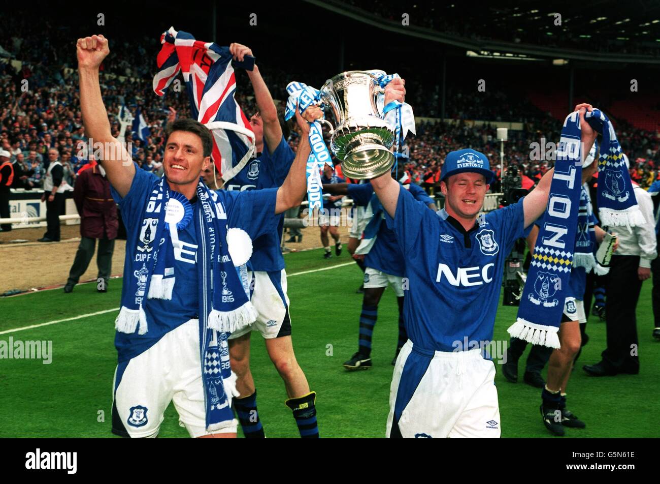 Football man utd celebration winners itvcupwinners facup1986 1995 ...