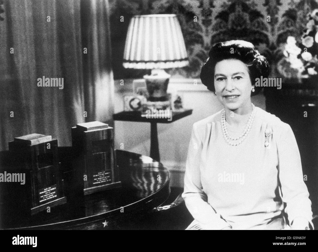 King george christmas 1932 hi-res stock photography and images - Alamy
