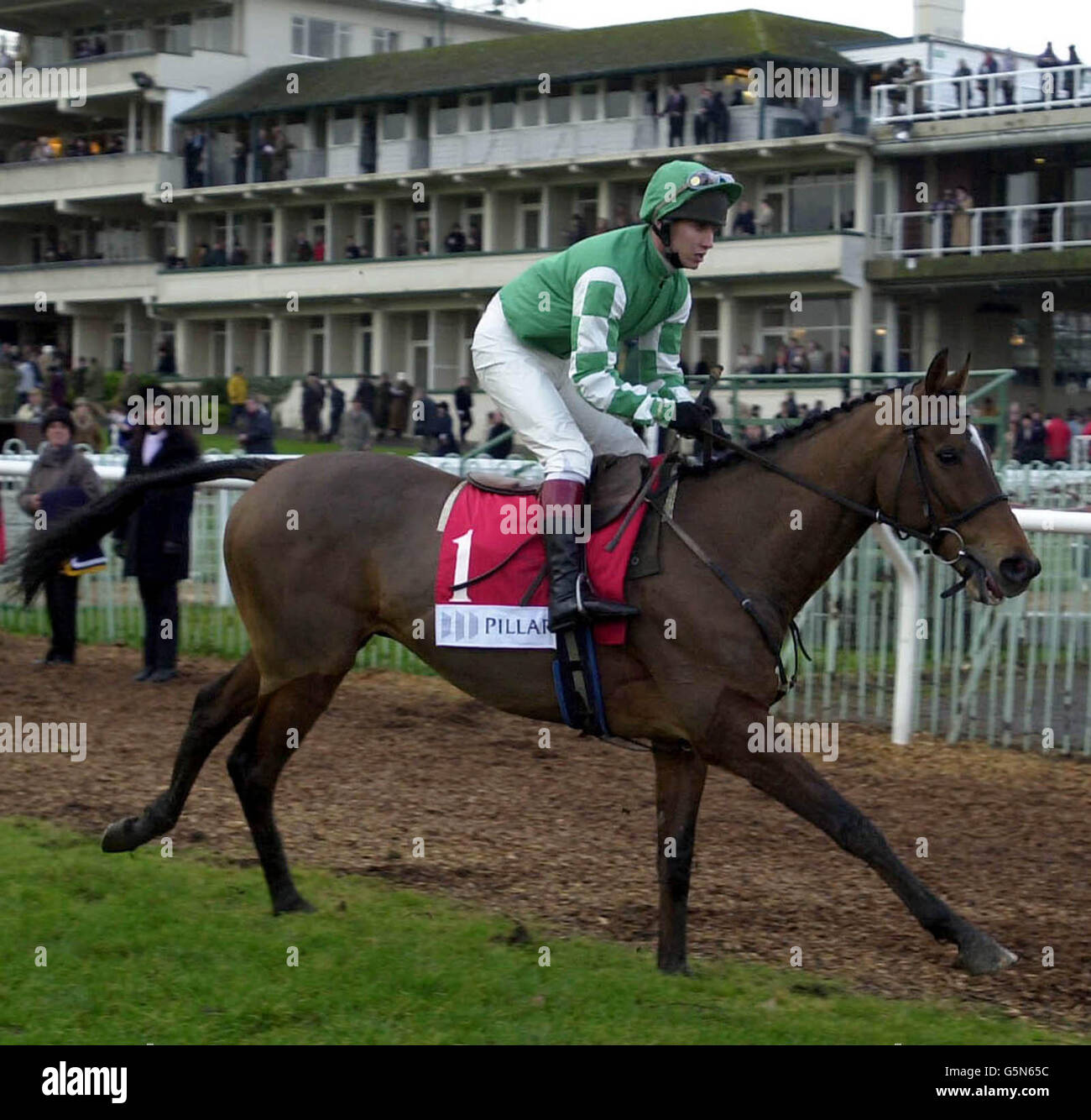 Horseracing races full length stock hi-res stock photography and images ...