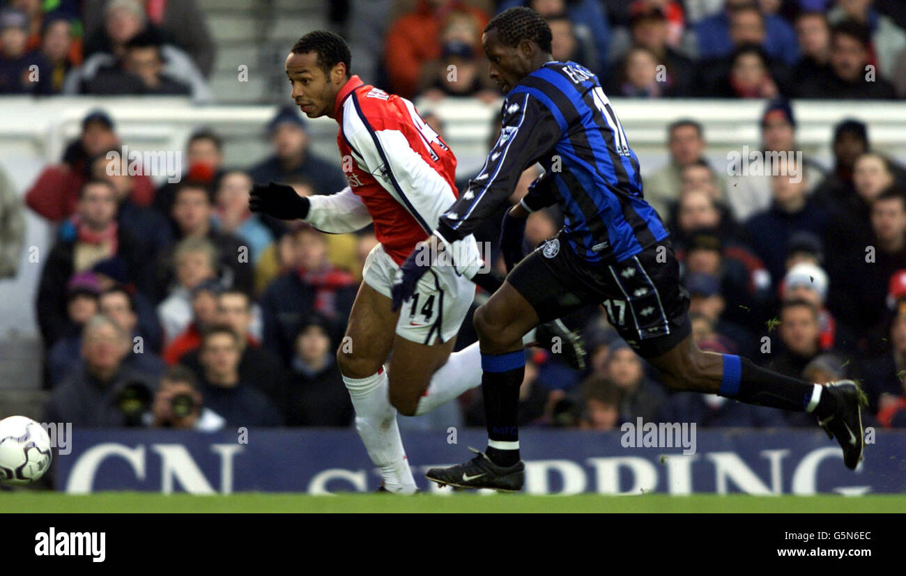 FOOTBALL ARSENAL'S THIERRY HENRY Stock Photo - Alamy