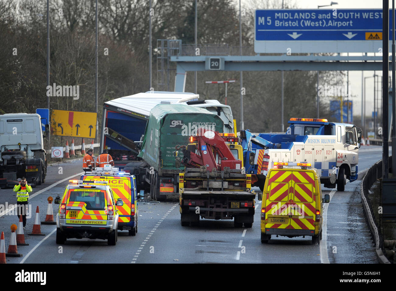 Hgv crash hi-res stock photography and images - Alamy