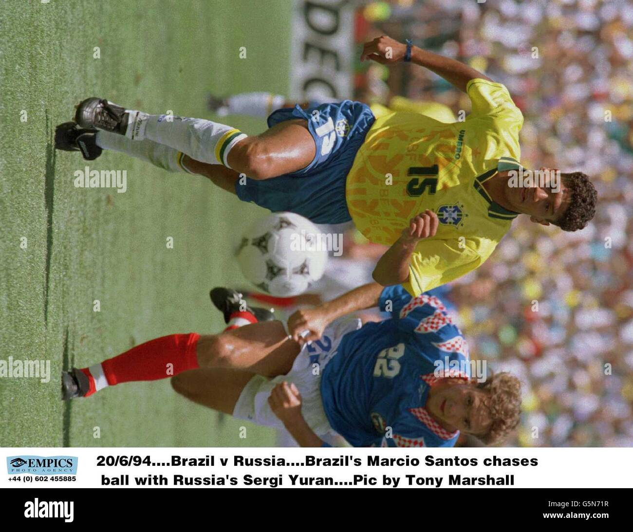 Soccer world cup 94 brazil v russia hi-res stock photography and images ...