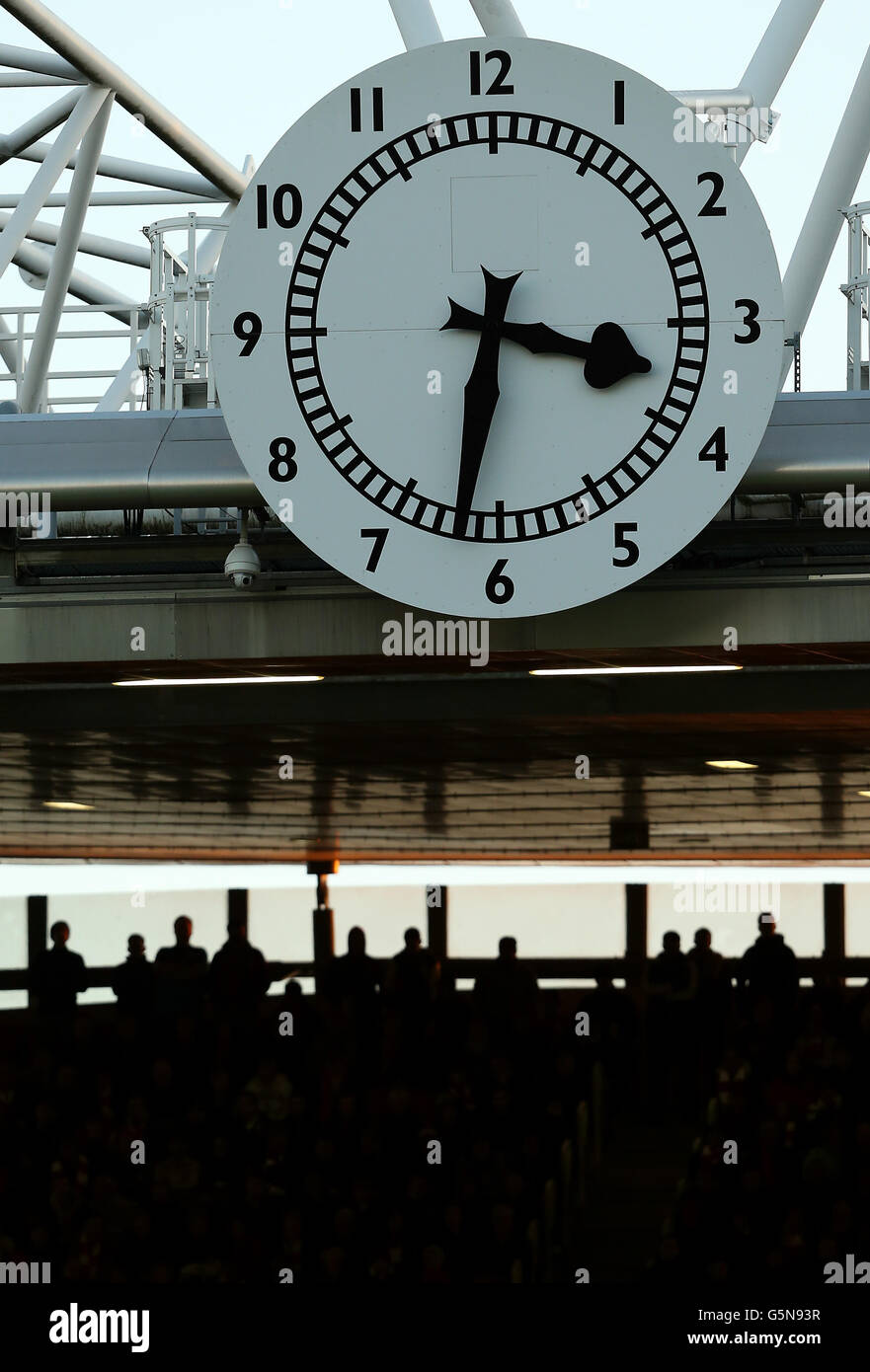 Emirates stadium clock end hi-res stock photography and images - Alamy