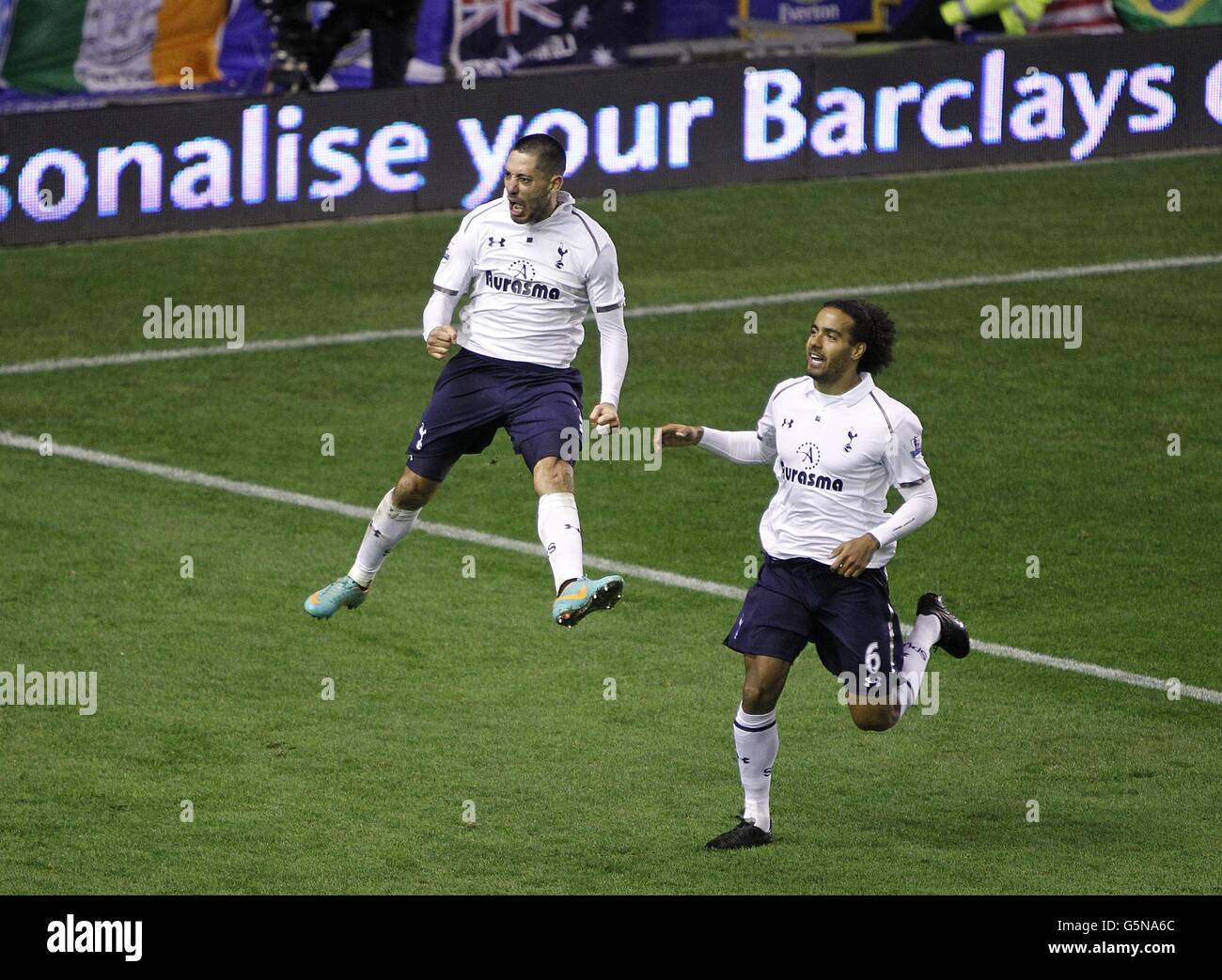 Tottenham hotspurs clint dempsey hi-res stock photography and images ...