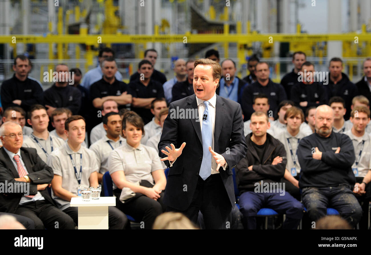 Prime Minister David Cameron talks with apprentices and engineers ...