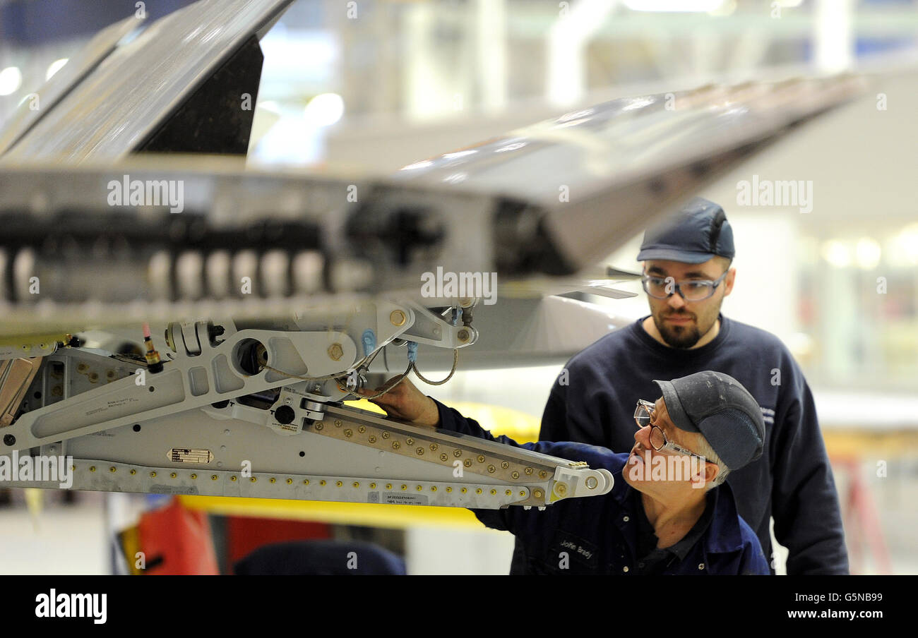 Engineers work on the wings for the airbus a320 hi-res stock ...