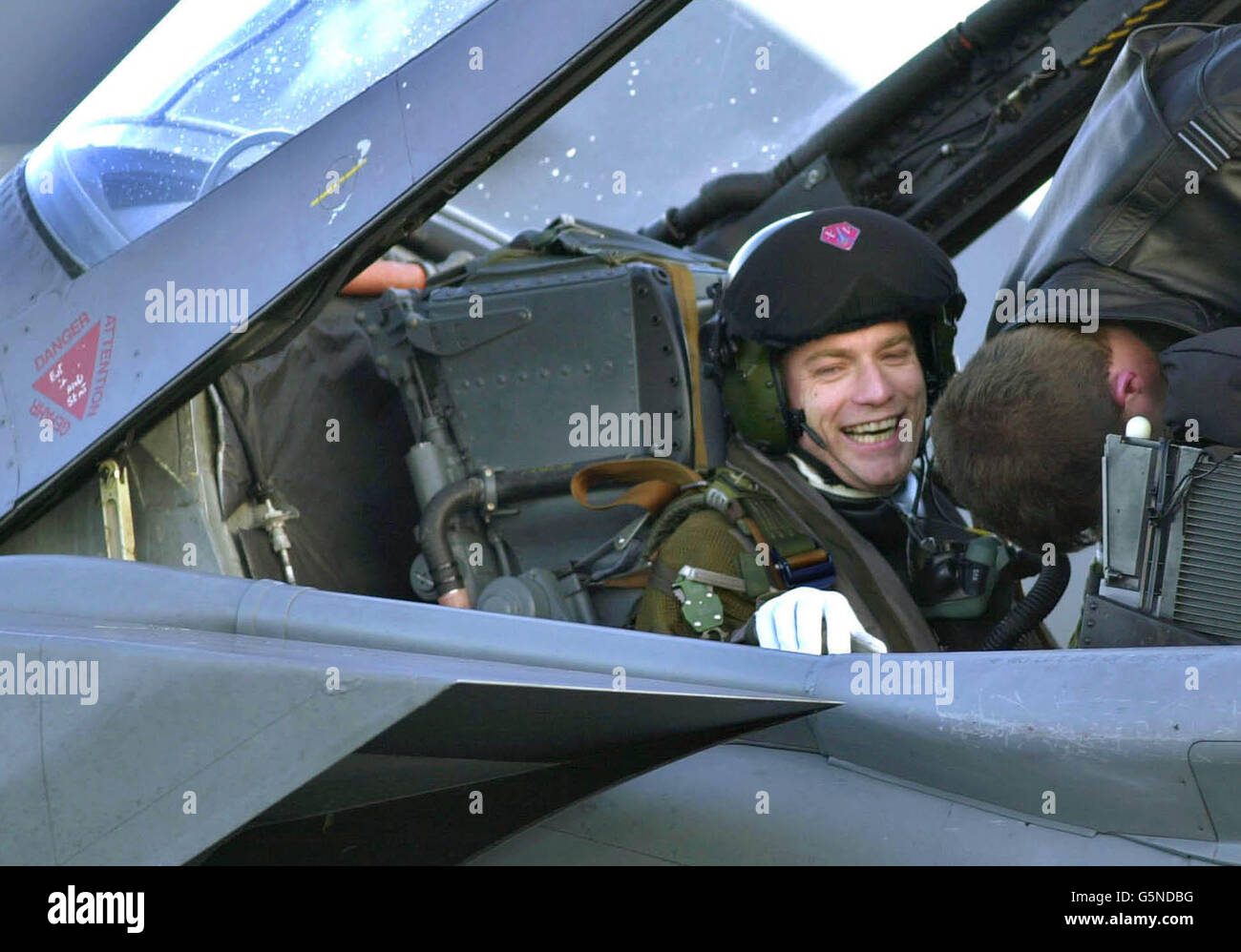 Celebrity uniform aeroplane smiling hi-res stock photography and images ...