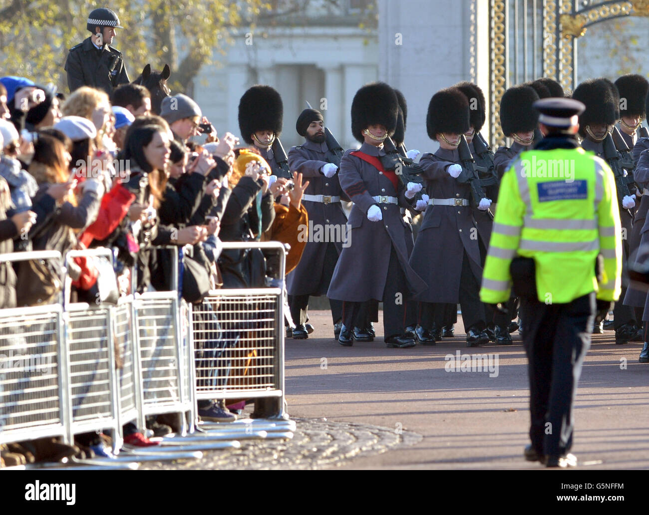 Changing of the Guard Stock Photo - Alamy