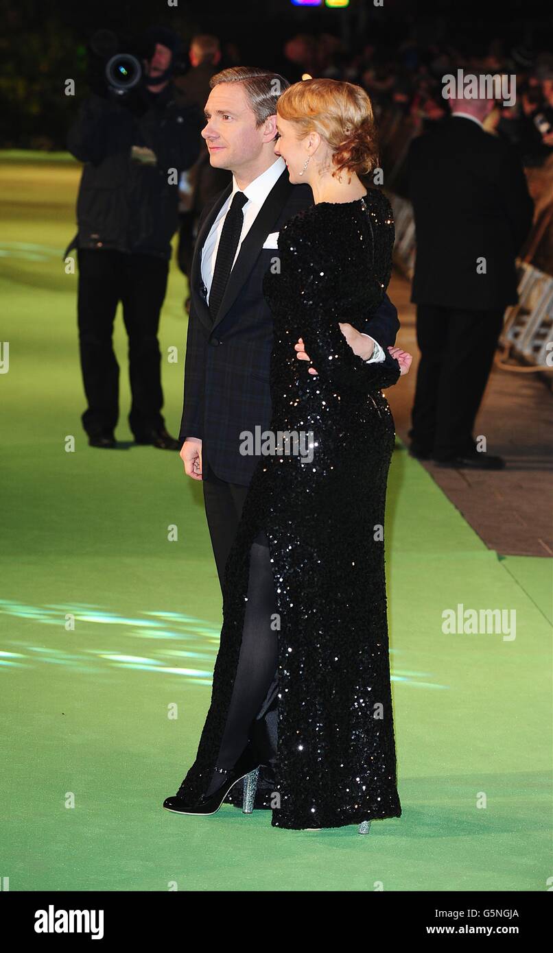 Martin freeman arriving uk hi-res stock photography and images - Alamy