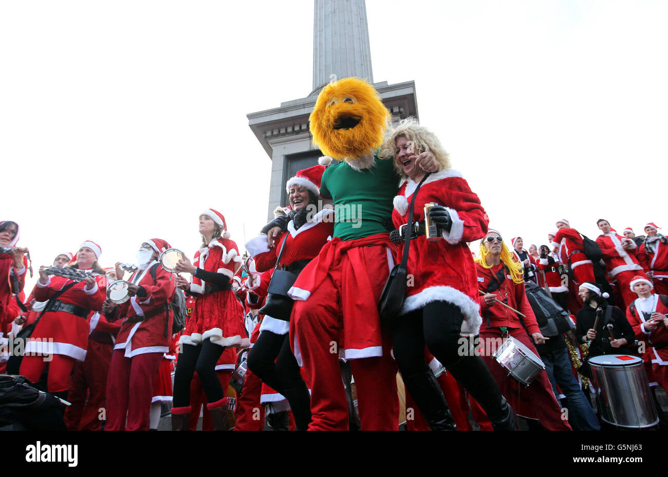 Santa flash mob hi-res stock photography and images - Alamy
