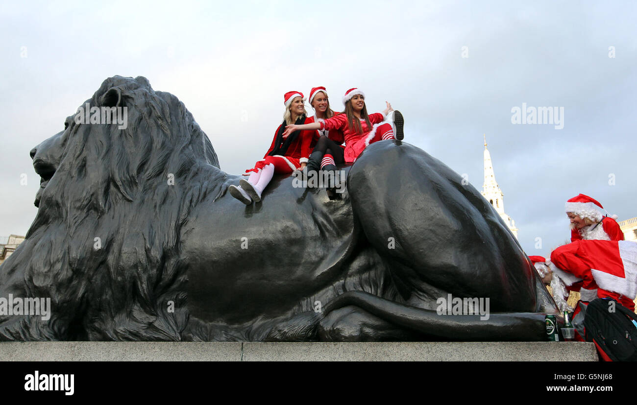 Santa flash mob Stock Photo - Alamy
