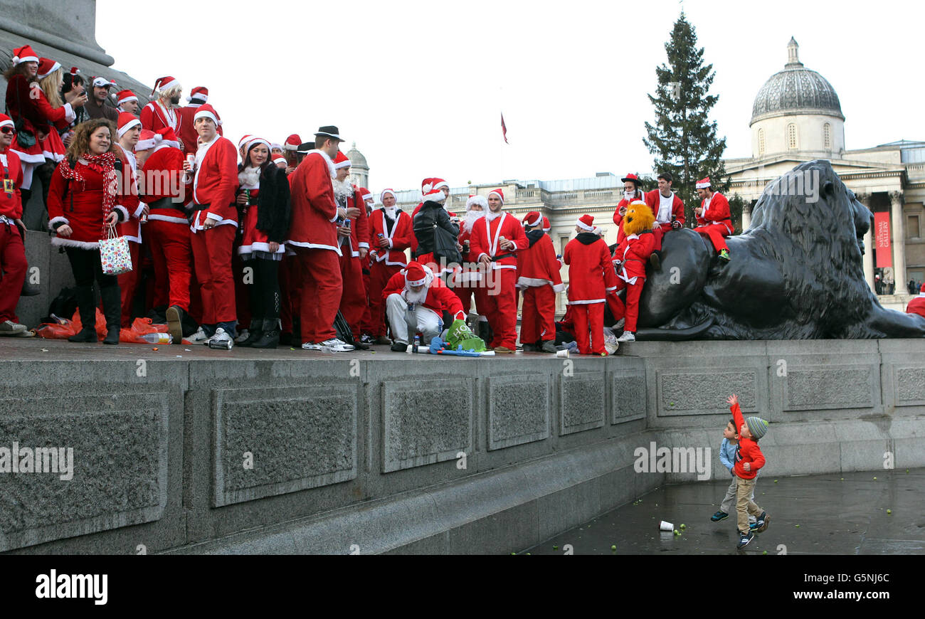 Santa flash mob Stock Photo - Alamy