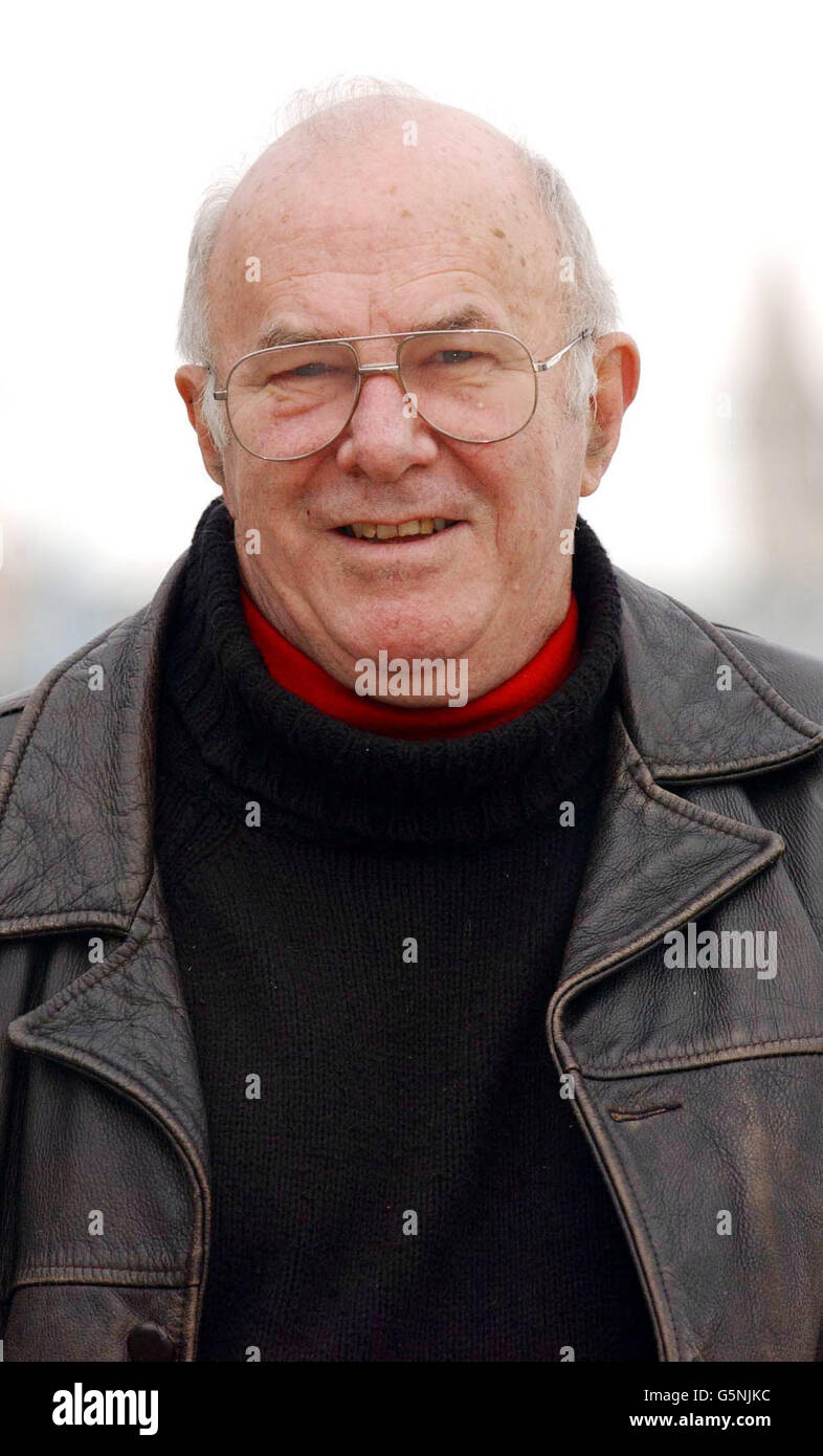 Clive James outside his home in Bermondsey, London Stock Photo - Alamy