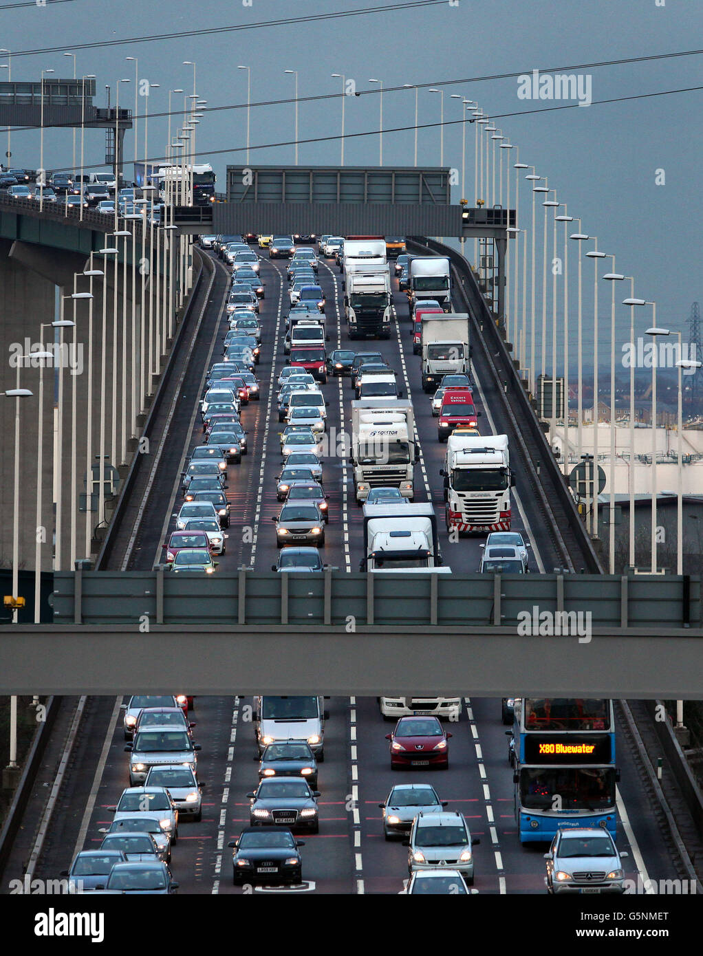 Traffic crossing hi-res stock photography and images - Alamy