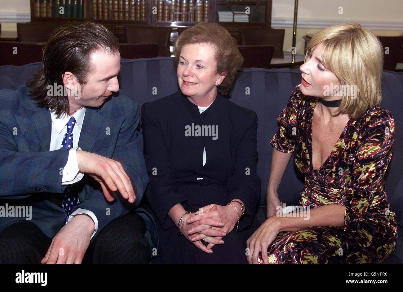 Scottish Secretary Helen Liddell (c) meets casts members, Michelle ...