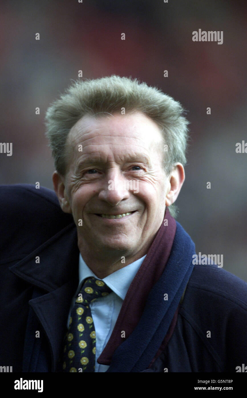 Ex manchester united player denis law hi-res stock photography and ...