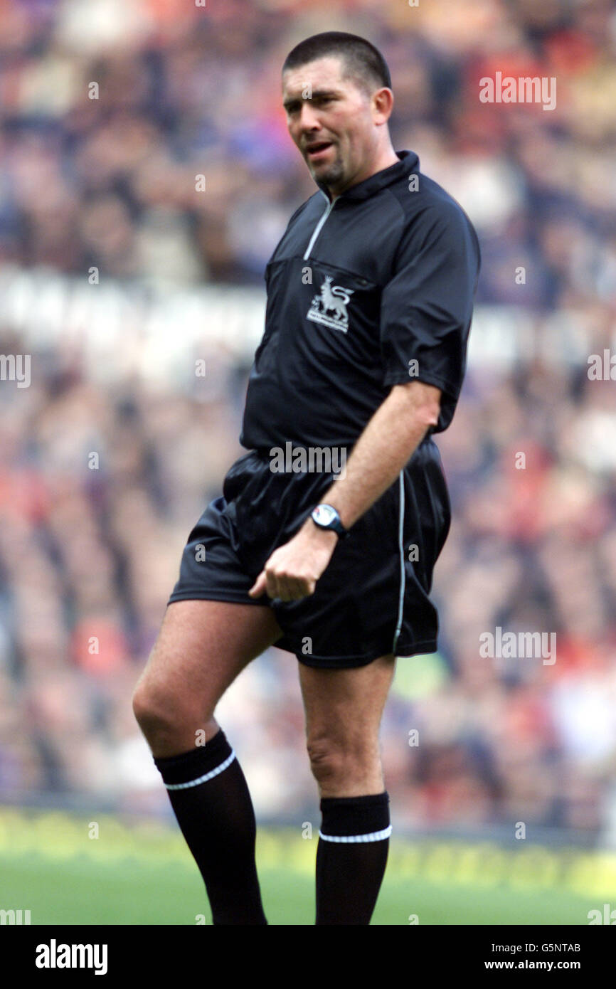 Jeff winter referee hi-res stock photography and images - Alamy