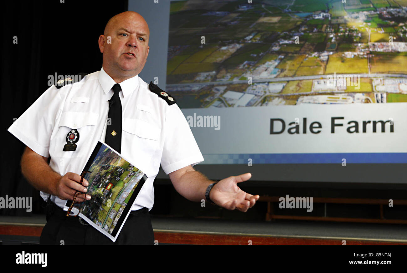 A police briefing on operation Cabinet in response to enforce action by ...