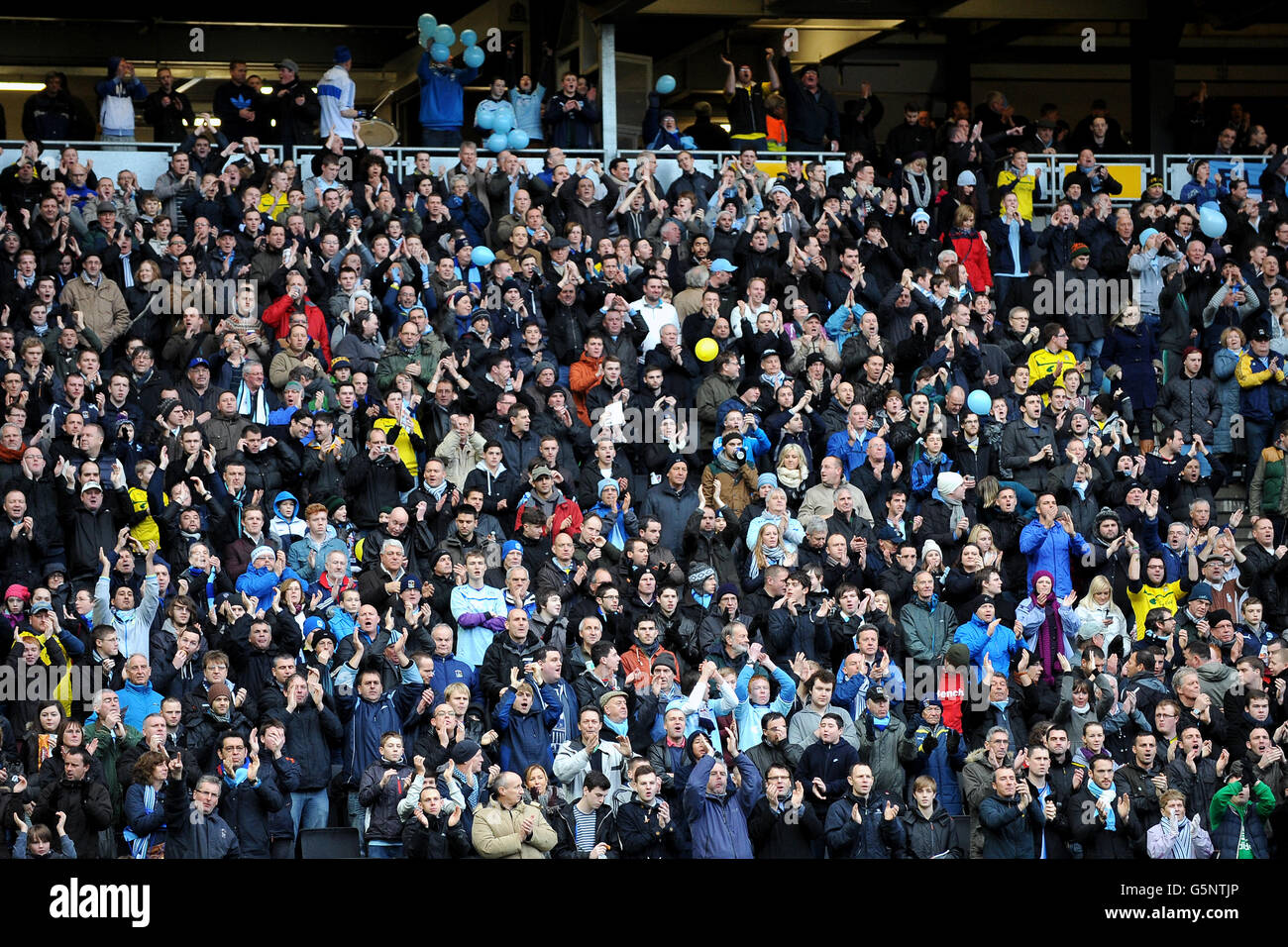 Football crowds crowd in stands coventry fans in the stands hi-res ...