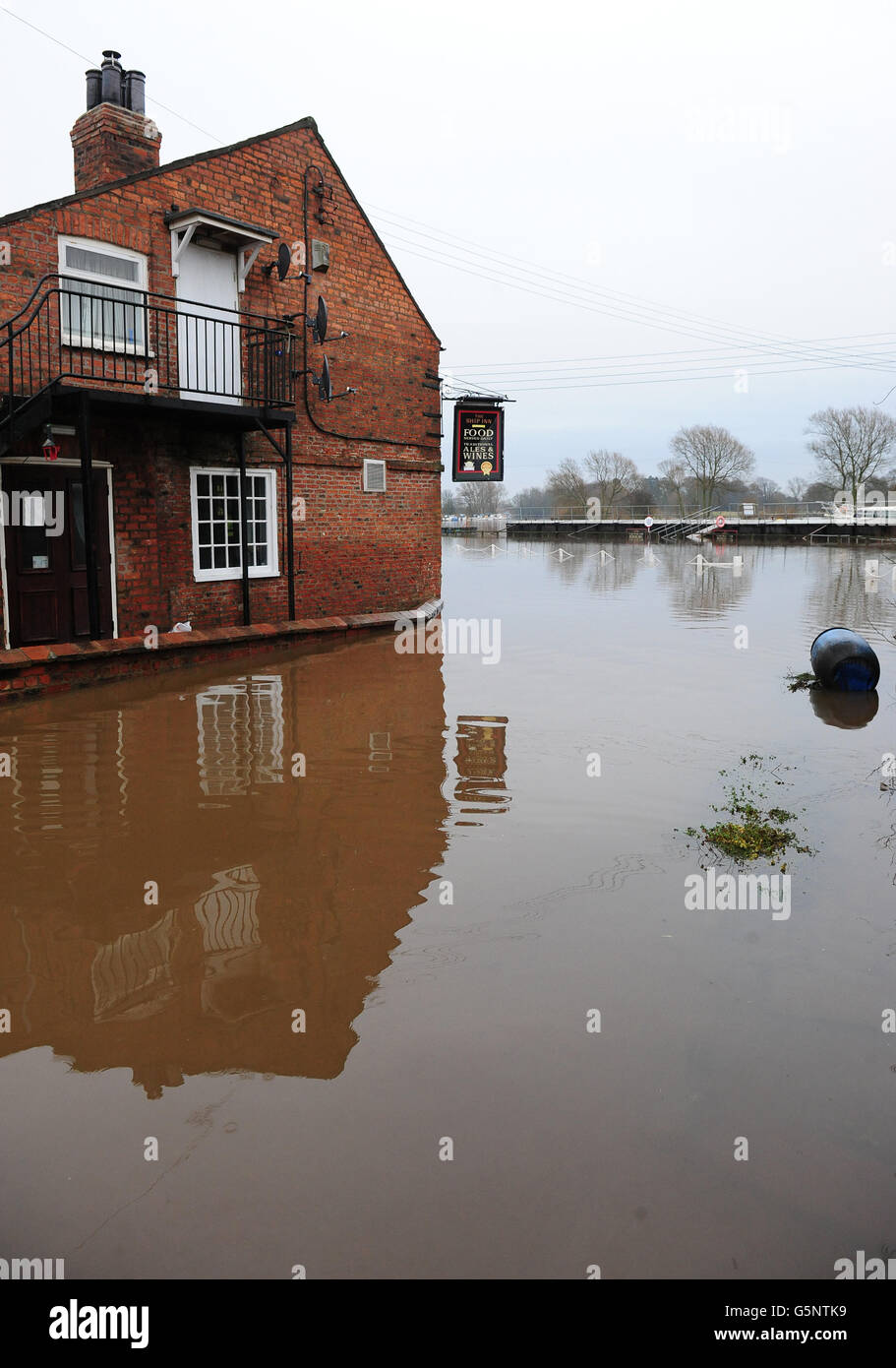 The ship inn pub in acaster malbis hi-res stock photography and images ...