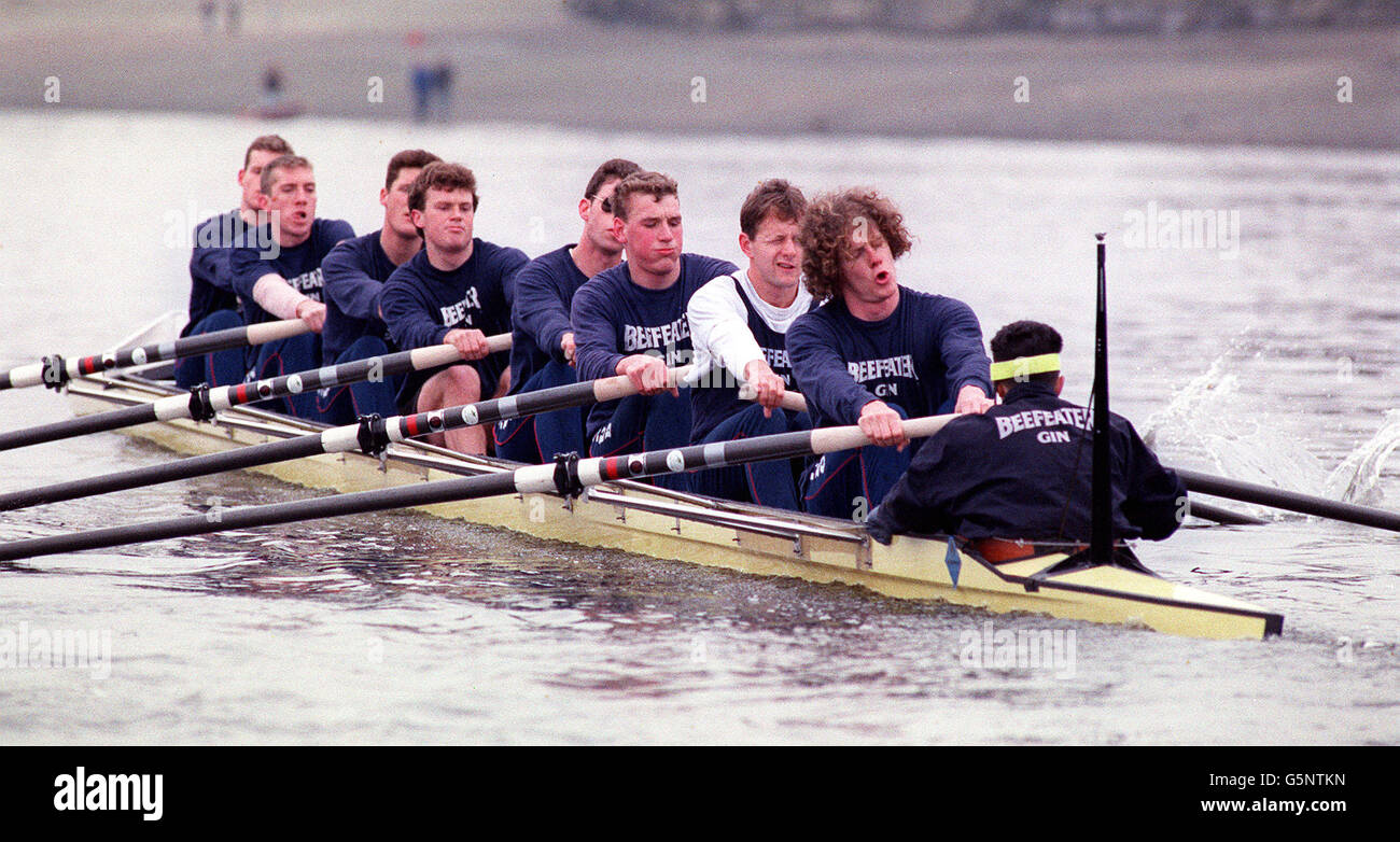 Oxford boat crew Stock Photo - Alamy