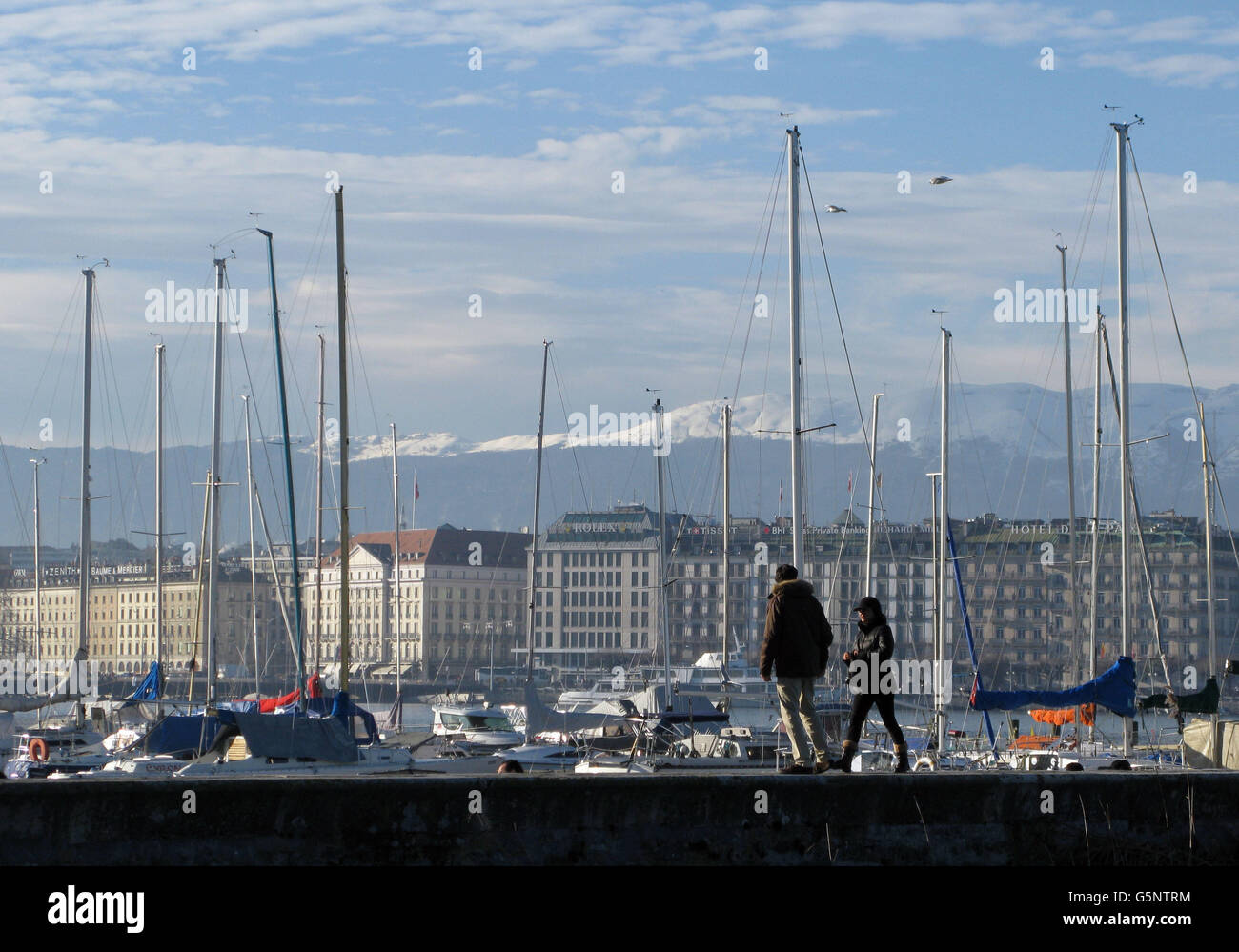 Dock area geneva city centre hi-res stock photography and images - Alamy