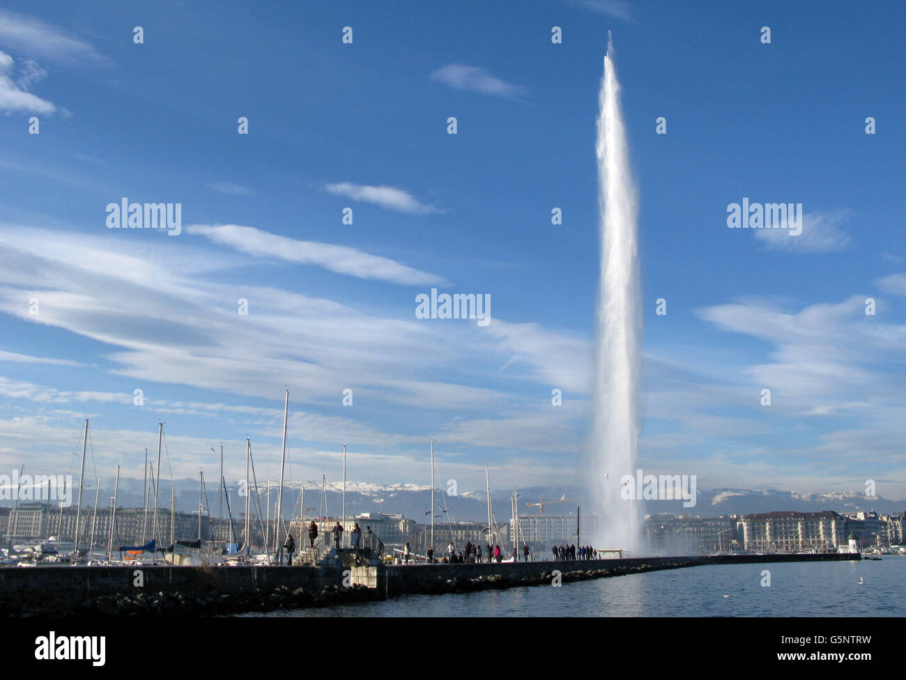 Dock area geneva city centre hi-res stock photography and images - Alamy