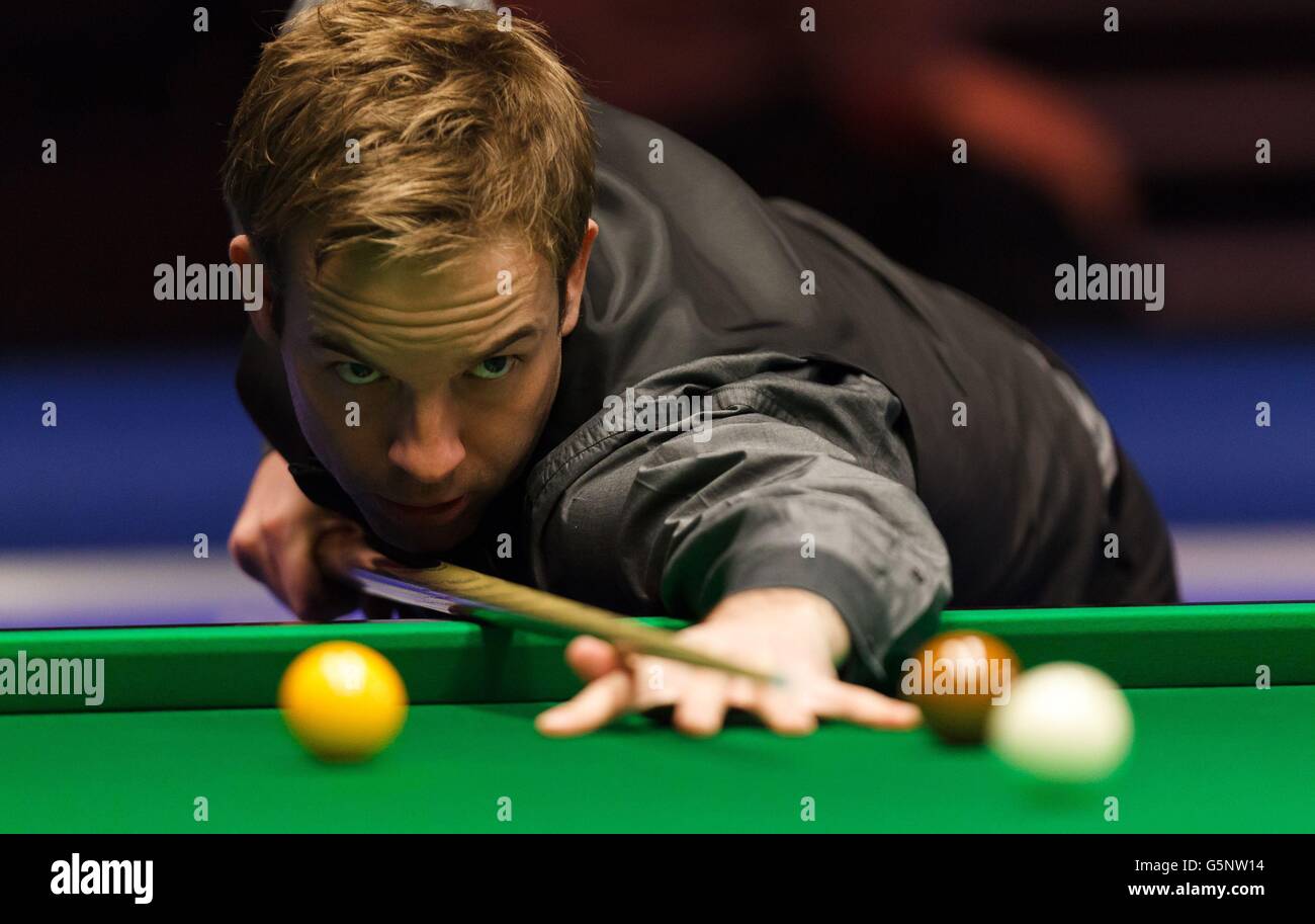 Ali Carter in action against Stuart Bingham during the William Hill UK ...