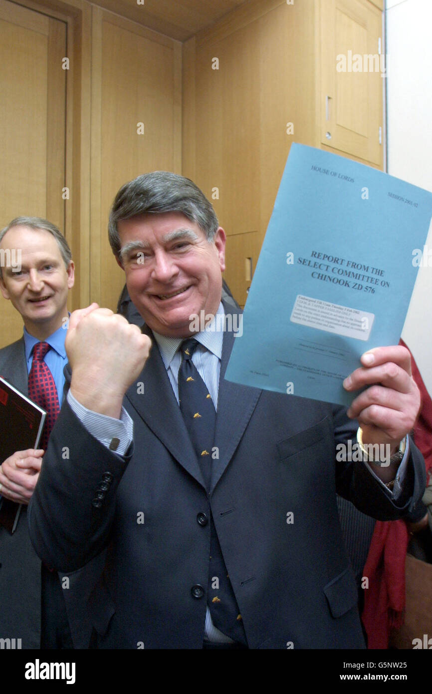 Mike Tapper RAF pilots Chinook Case Stock Photo - Alamy