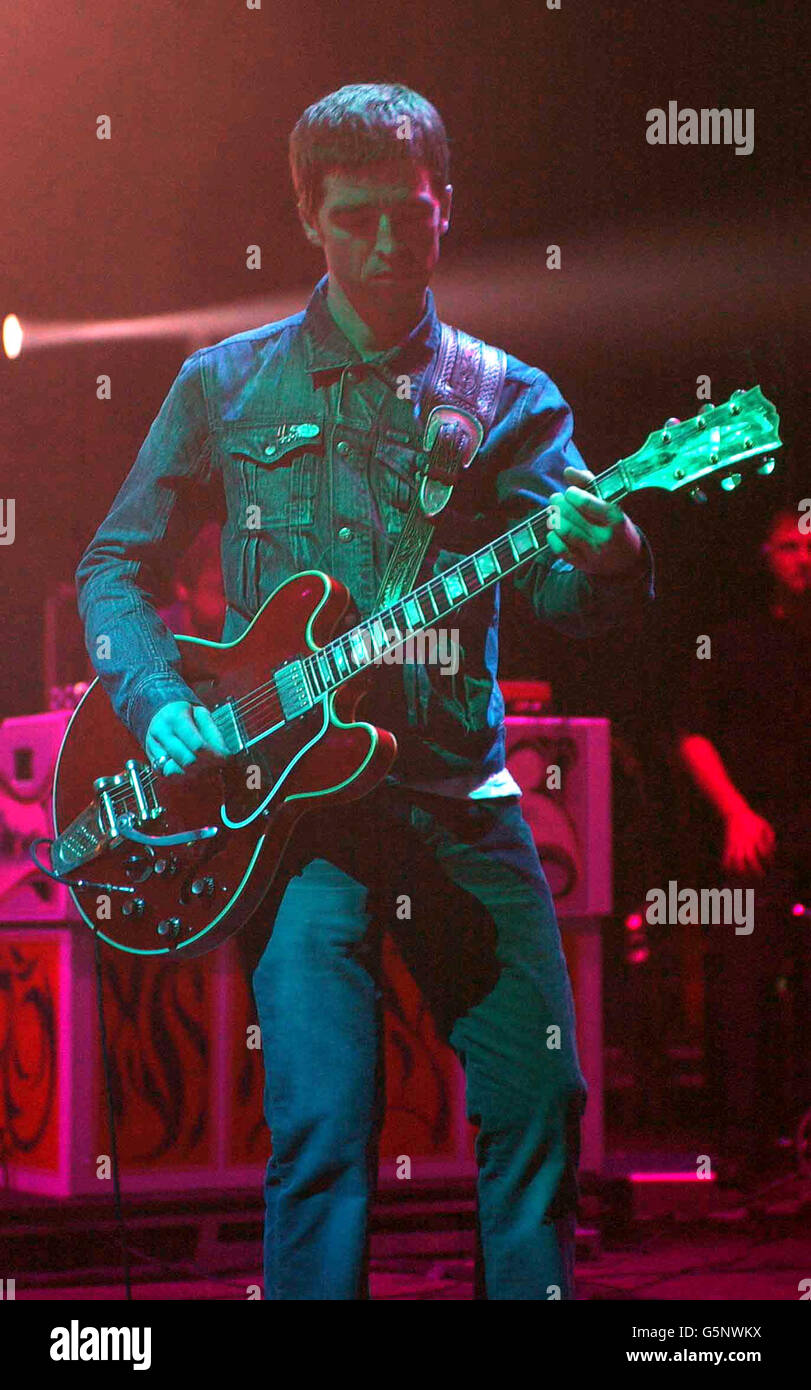 Oasis perform royal albert hall hi-res stock photography and images - Alamy