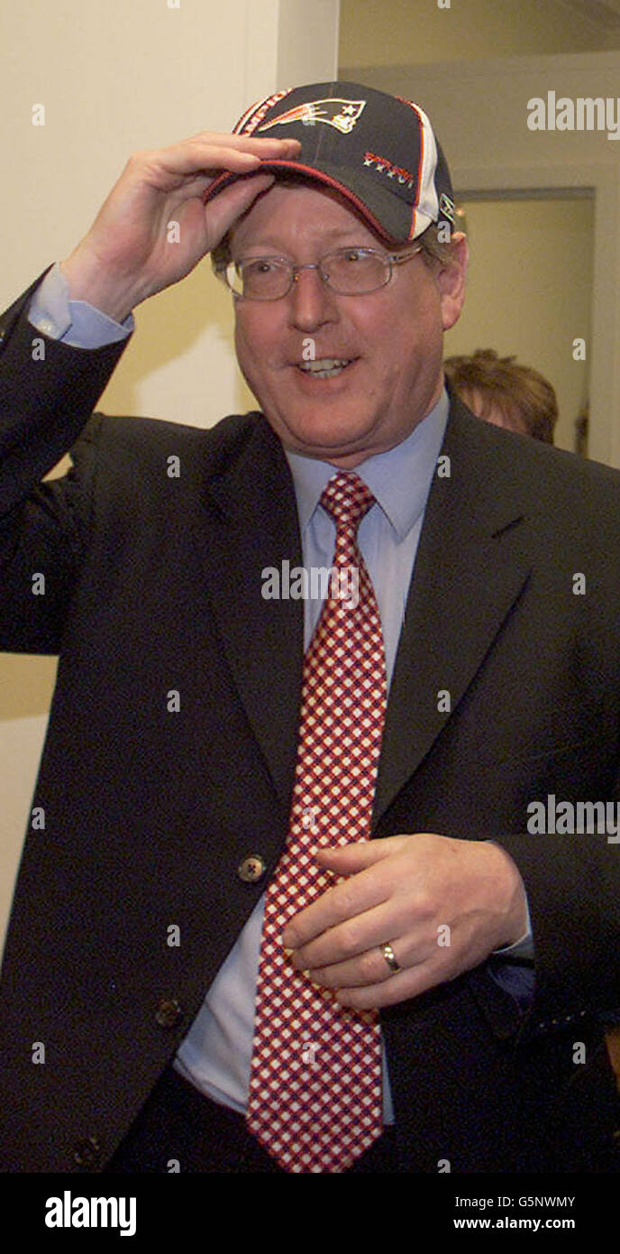 Mr trimble first minister hi-res stock photography and images - Alamy